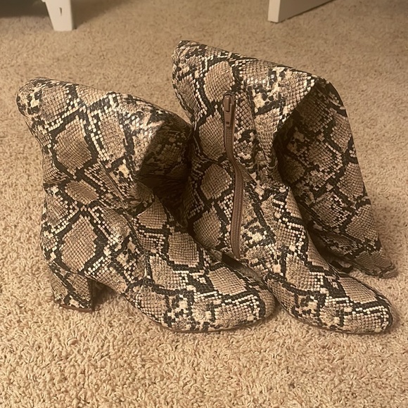 Shoes | Gianna Bini Knee High Snake Skin Boots Worn Once Size 8 | Poshmark